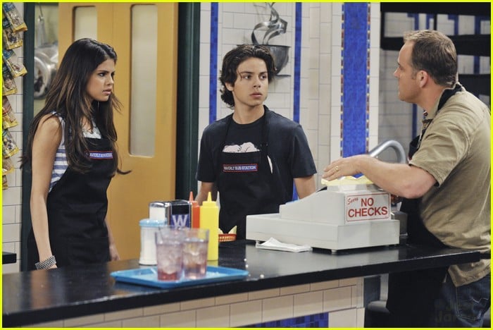 Wizards of Waverly Place: The Family Wizard Competition! | Photo 450945 ...