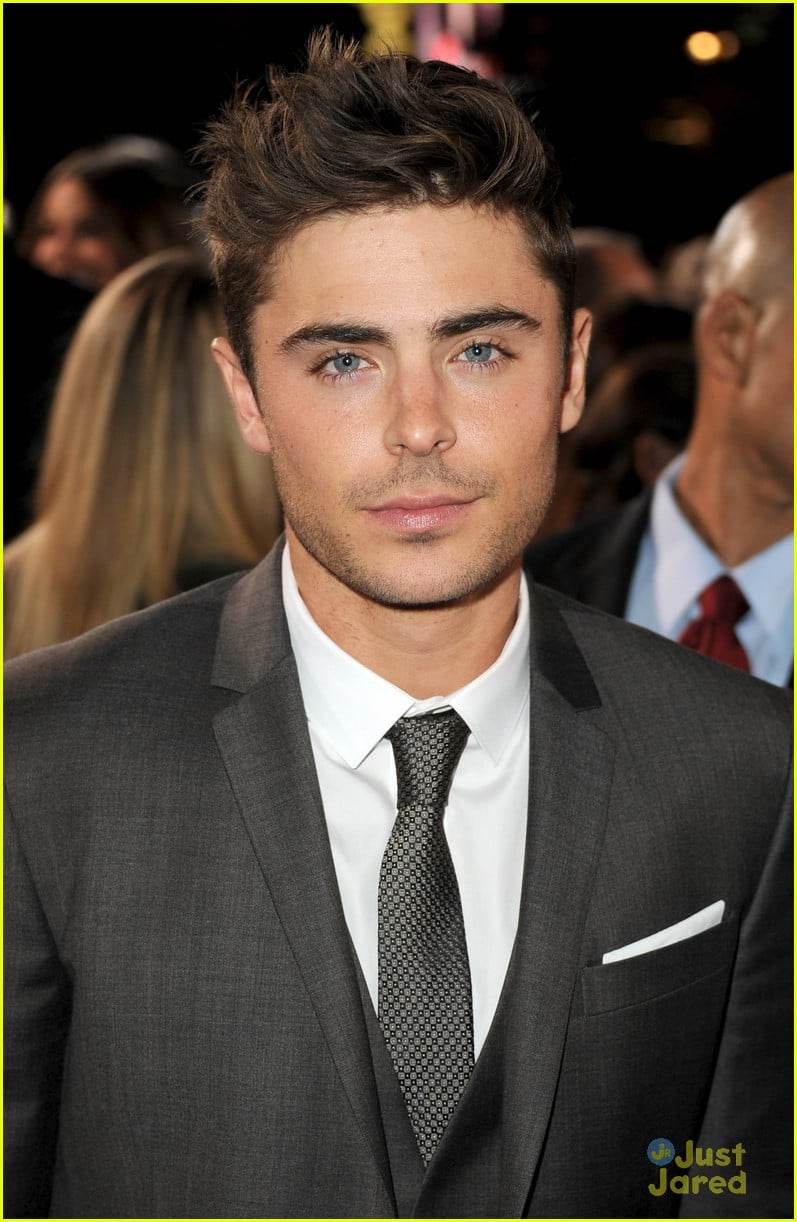 Full Sized Photo of zac efron new years eve premiere 09 | Zac Efron ...