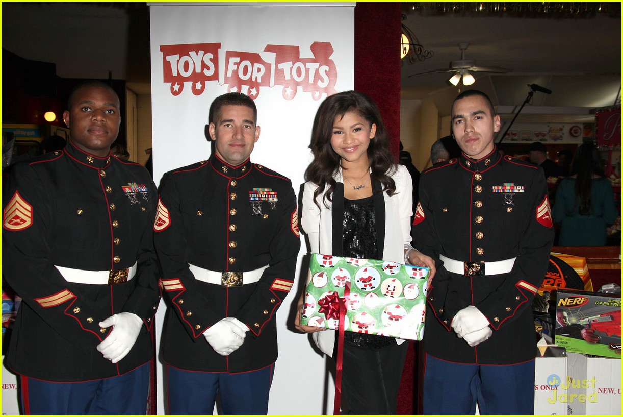 Zendaya: Pastry Party with Madison Pettis! | Photo 451762 - Photo ...