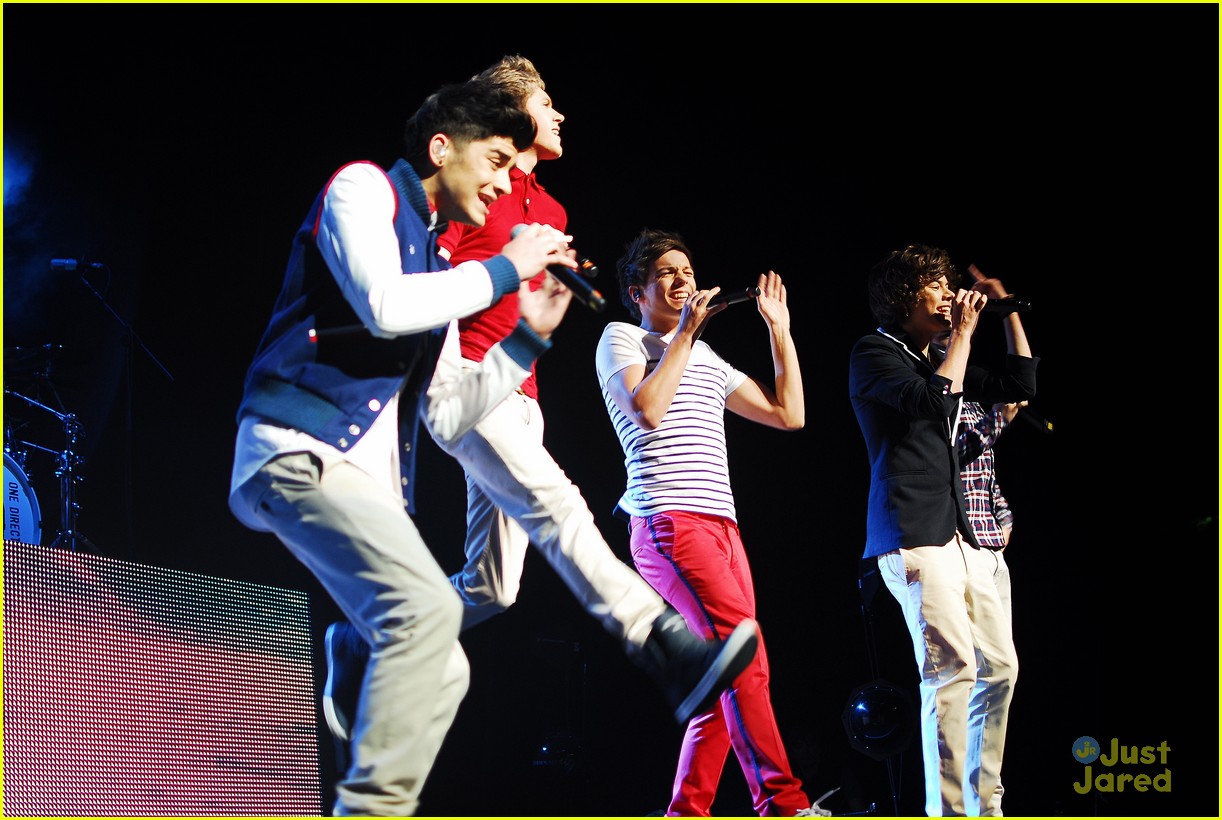 One Direction in Minor Car Accident | Photo 453937 - Photo Gallery ...