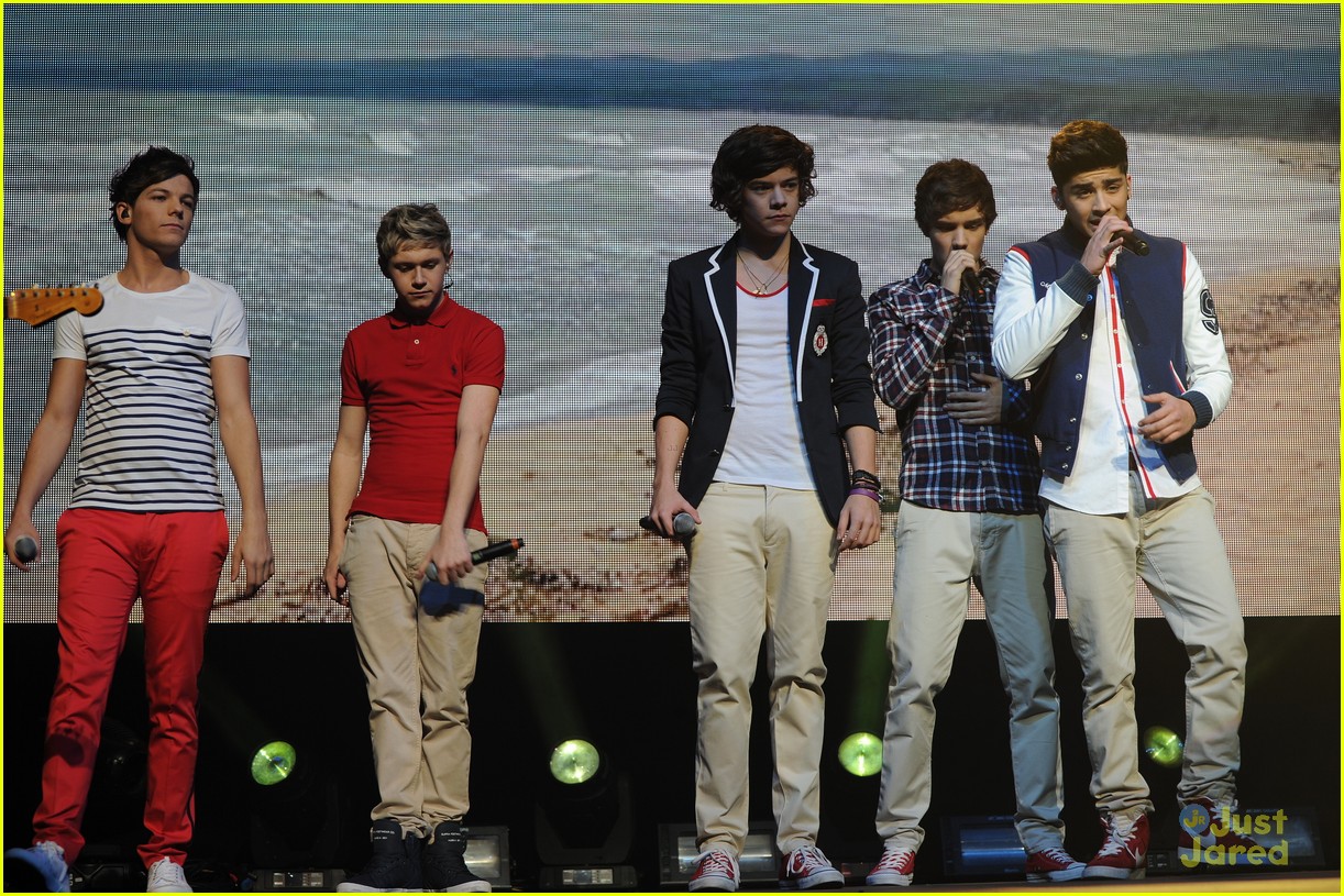 One Direction in Minor Car Accident | Photo 453943 - Photo Gallery ...