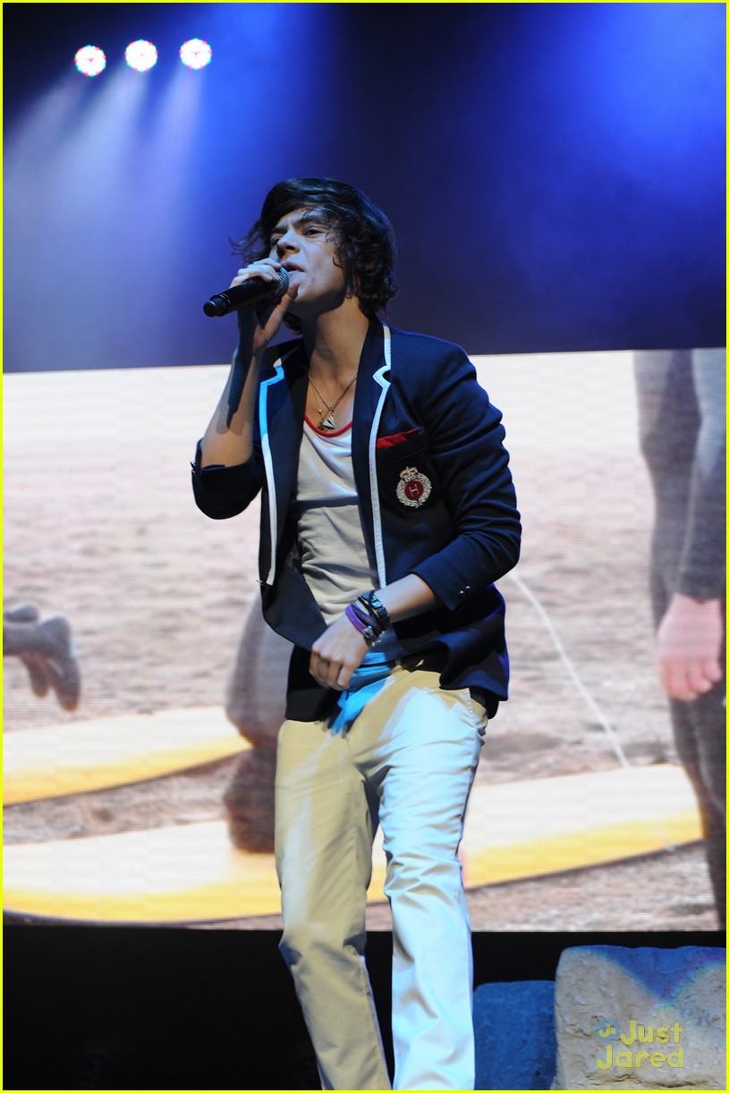 One Direction in Minor Car Accident | Photo 453947 - Photo Gallery ...