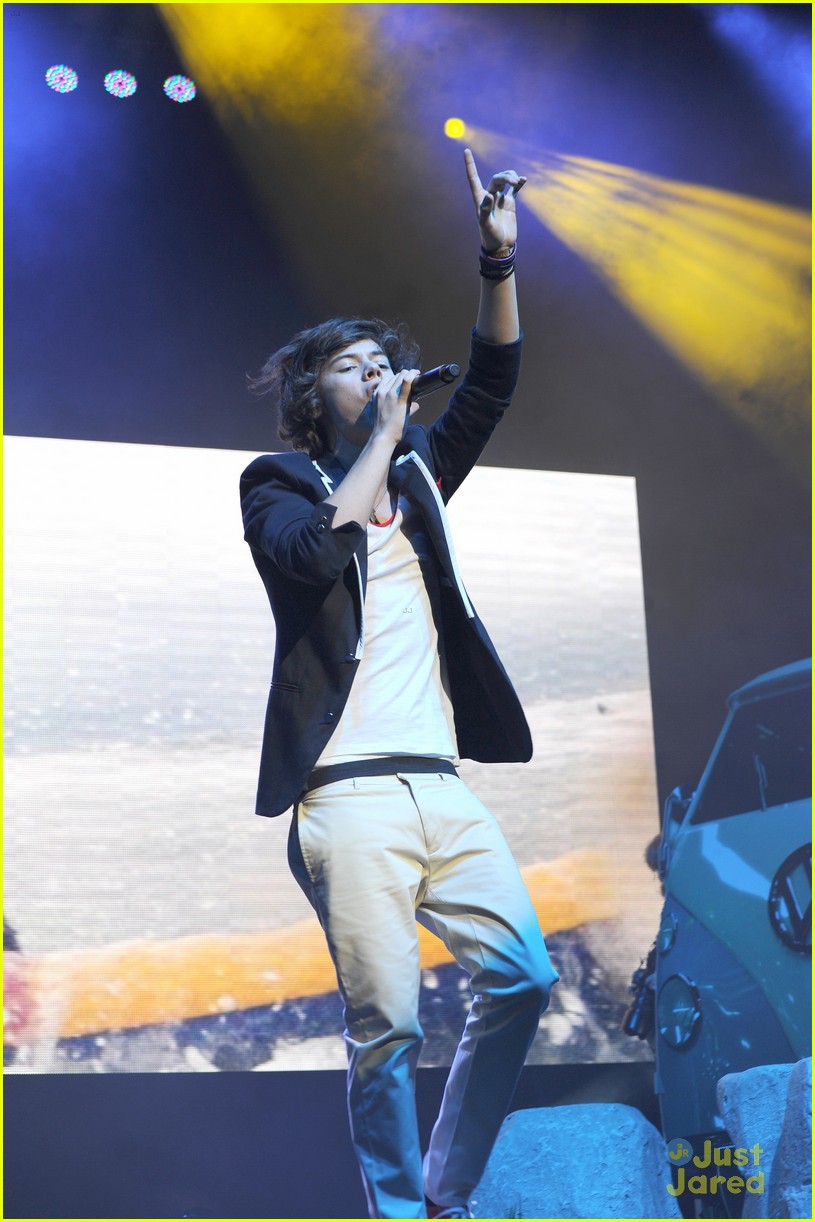 One Direction in Minor Car Accident | Photo 453949 - Photo Gallery ...