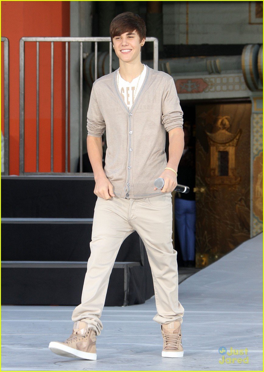 Justin Bieber: Michael Jackson Hand & Footprint Ceremony | Photo 457318 ...