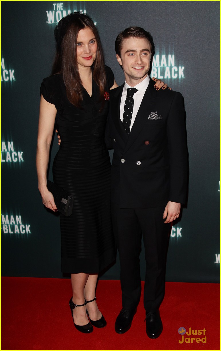 Full Sized Photo of daniel radcliffe wib world premiere 04 | Daniel ...