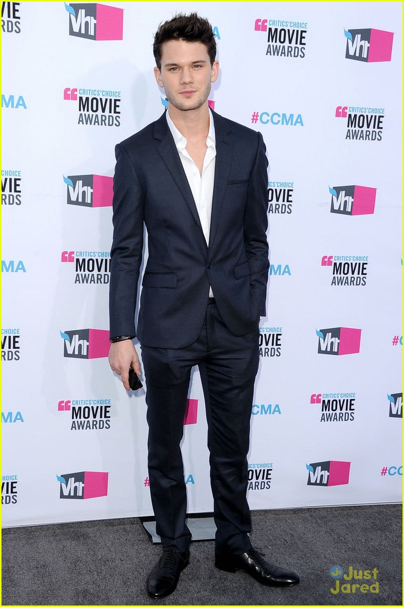 Jeremy Irvine: AFI & Critics' Choice Awards 2012! | Photo 455518 ...