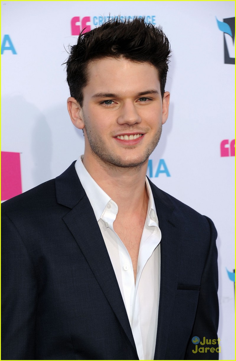 Jeremy Irvine: AFI & Critics' Choice Awards 2012! | Photo 455534 ...
