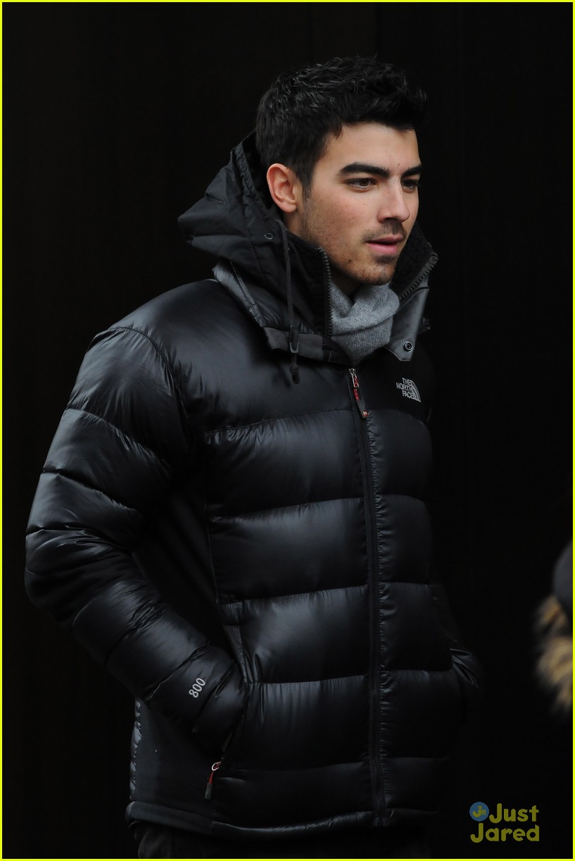 Joe & Nick Jonas: New York Knicks Night! | Photo 456868 - Photo Gallery ...