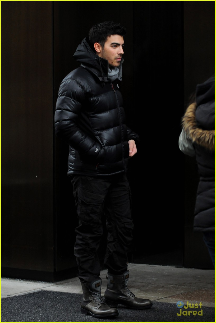 Joe & Nick Jonas: New York Knicks Night! | Photo 456872 - Photo Gallery ...