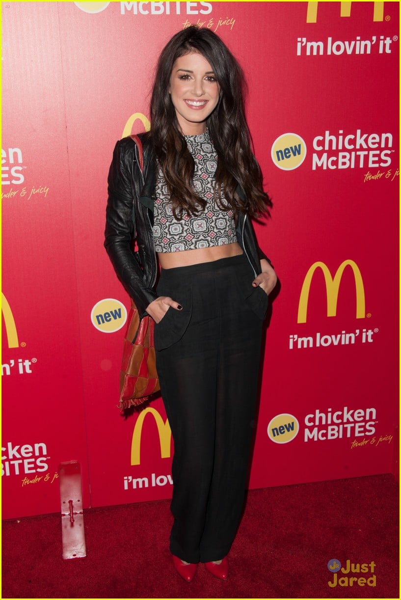 Shenae Grimes: Chicken McBites Chick | Photo 457415 - Photo Gallery ...