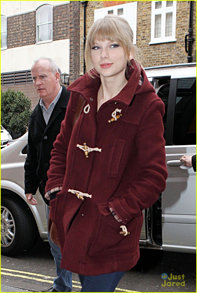 Taylor Swift: Grammy Promo Spot with LL Cool J! | Photo 456920 - Photo ...