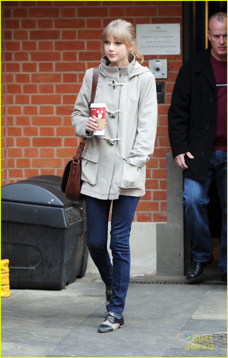 Taylor Swift: Grammy Promo Spot with LL Cool J! | Photo 456928 - Photo ...