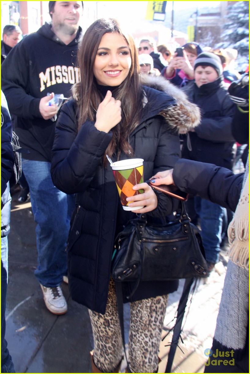 Victoria Justice: Cheetah Print Pants! | Photo 456891 - Photo Gallery ...