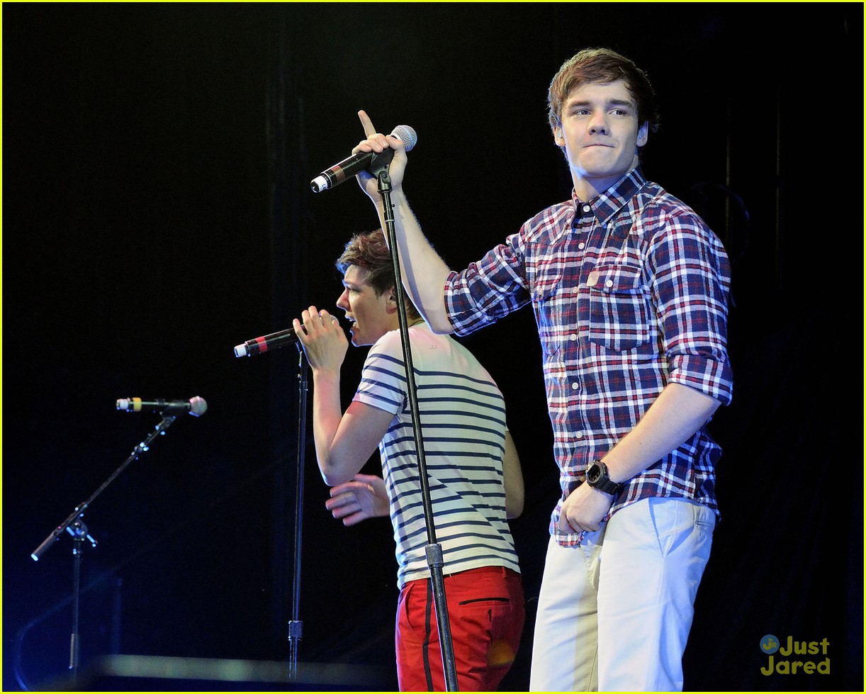 One Direction Takes Over New Music Live! | Photo 462001 - Photo Gallery ...