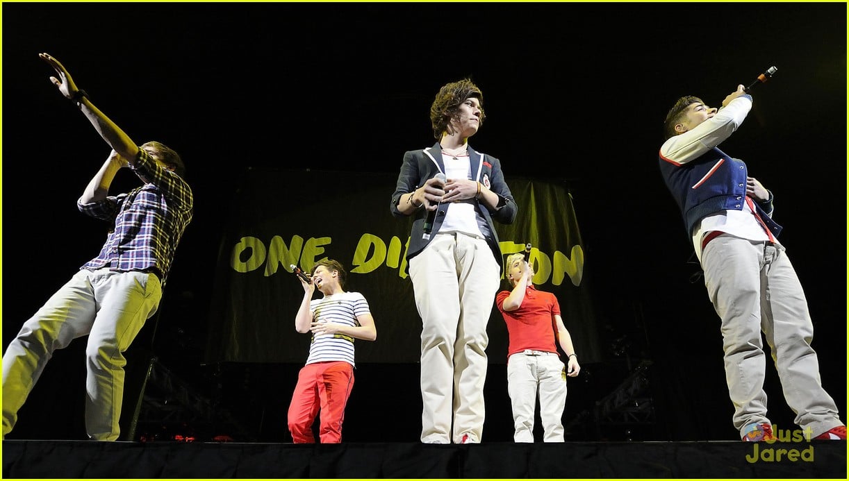 One Direction Takes Over New Music Live! | Photo 462025 - Photo Gallery ...