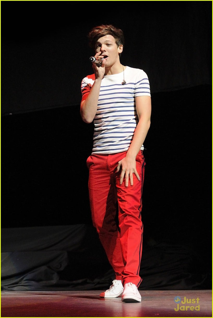 One Direction Takes Over New Music Live! | Photo 462028 - Photo Gallery ...