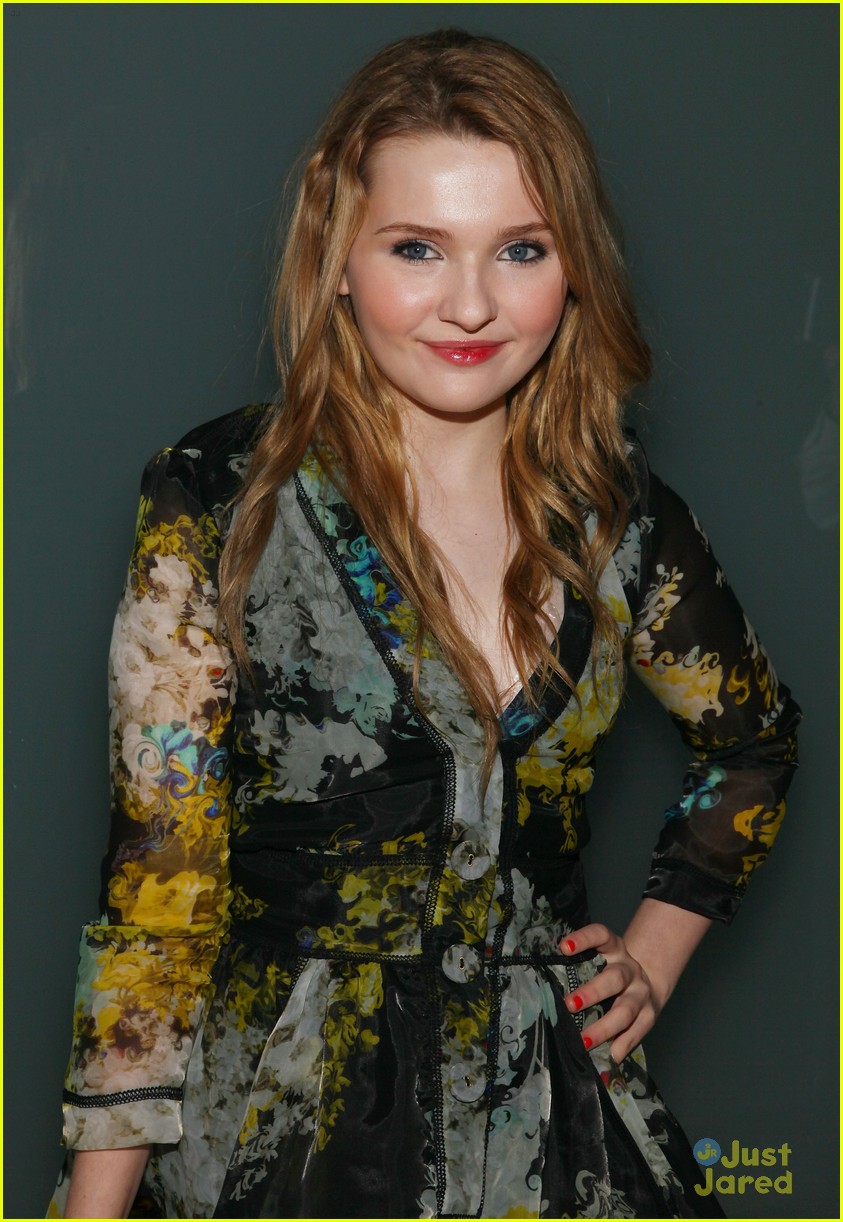 Abigail Breslin: Front Row at Cynthia Rowley | Photo 459072 - Photo ...