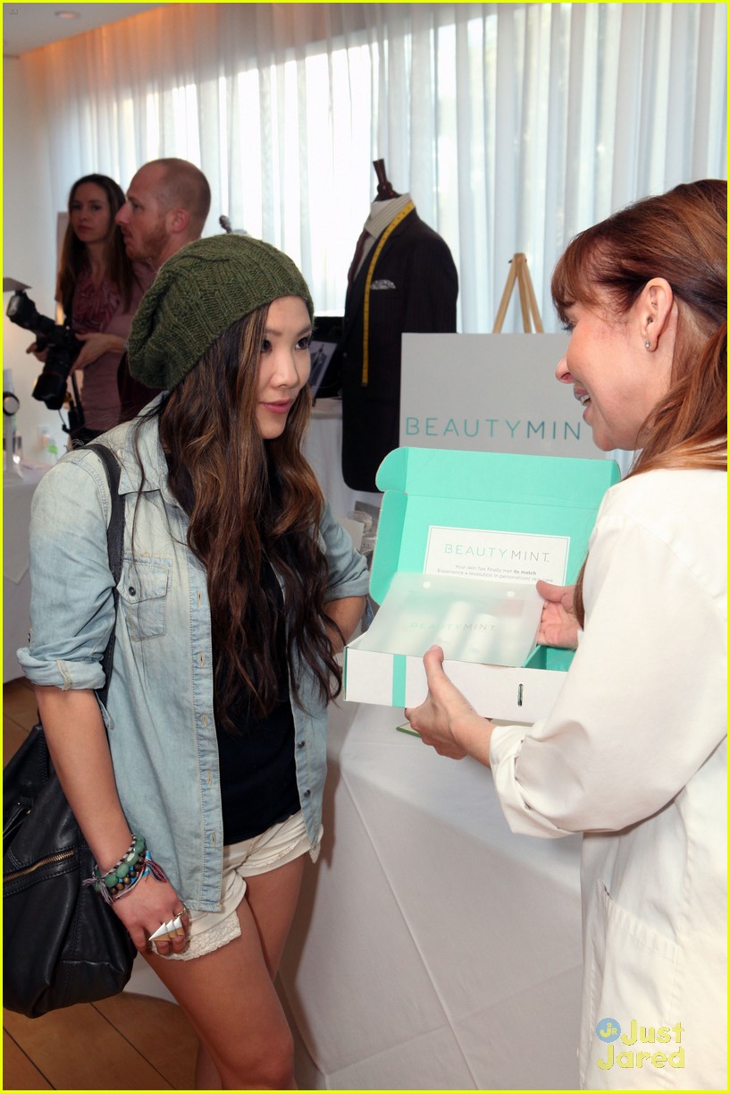 Alexandra Chando & Ally Maki: Kari Feinstein Oscar Style Lounge 2012 ...