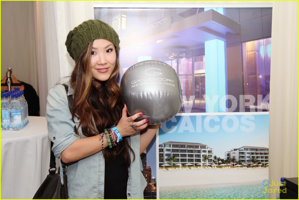 Alexandra Chando & Ally Maki: Kari Feinstein Oscar Style Lounge 2012 ...