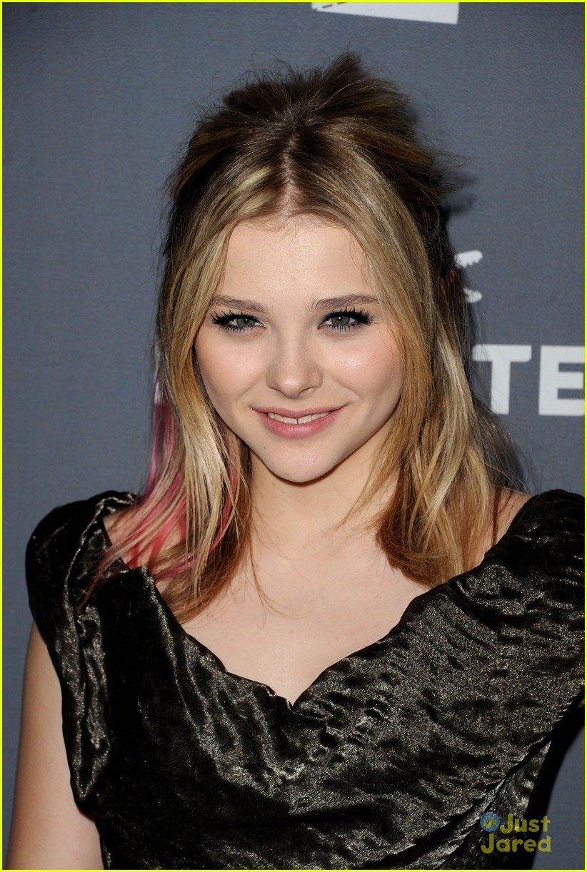 Chloe Moretz: Costume Designers Guild Awards 2012 | Photo 460905 ...