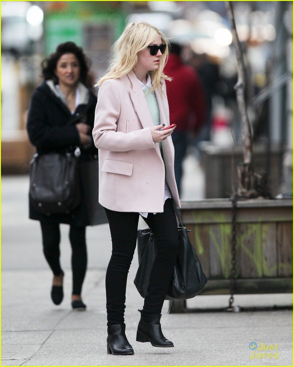 Happy 18th Birthday, Dakota Fanning! | Photo 460980 - Photo Gallery ...