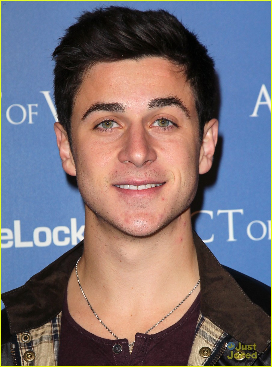 David Henrie: 'Act of Valor' Premiere | Photo 459856 - Photo Gallery ...