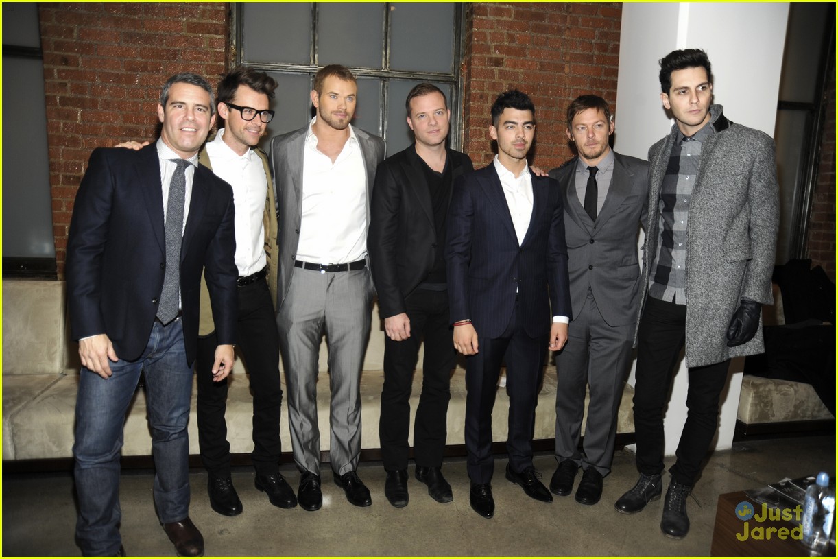 Joe Jonas: Front Row at Simon Spurr! | Photo 459477 - Photo Gallery ...