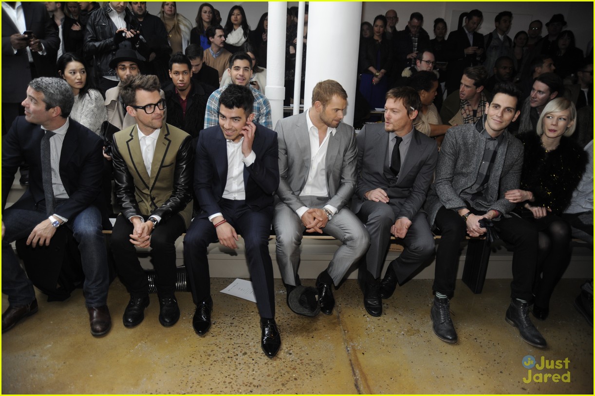 Joe Jonas: Front Row at Simon Spurr! | Photo 459478 - Photo Gallery ...