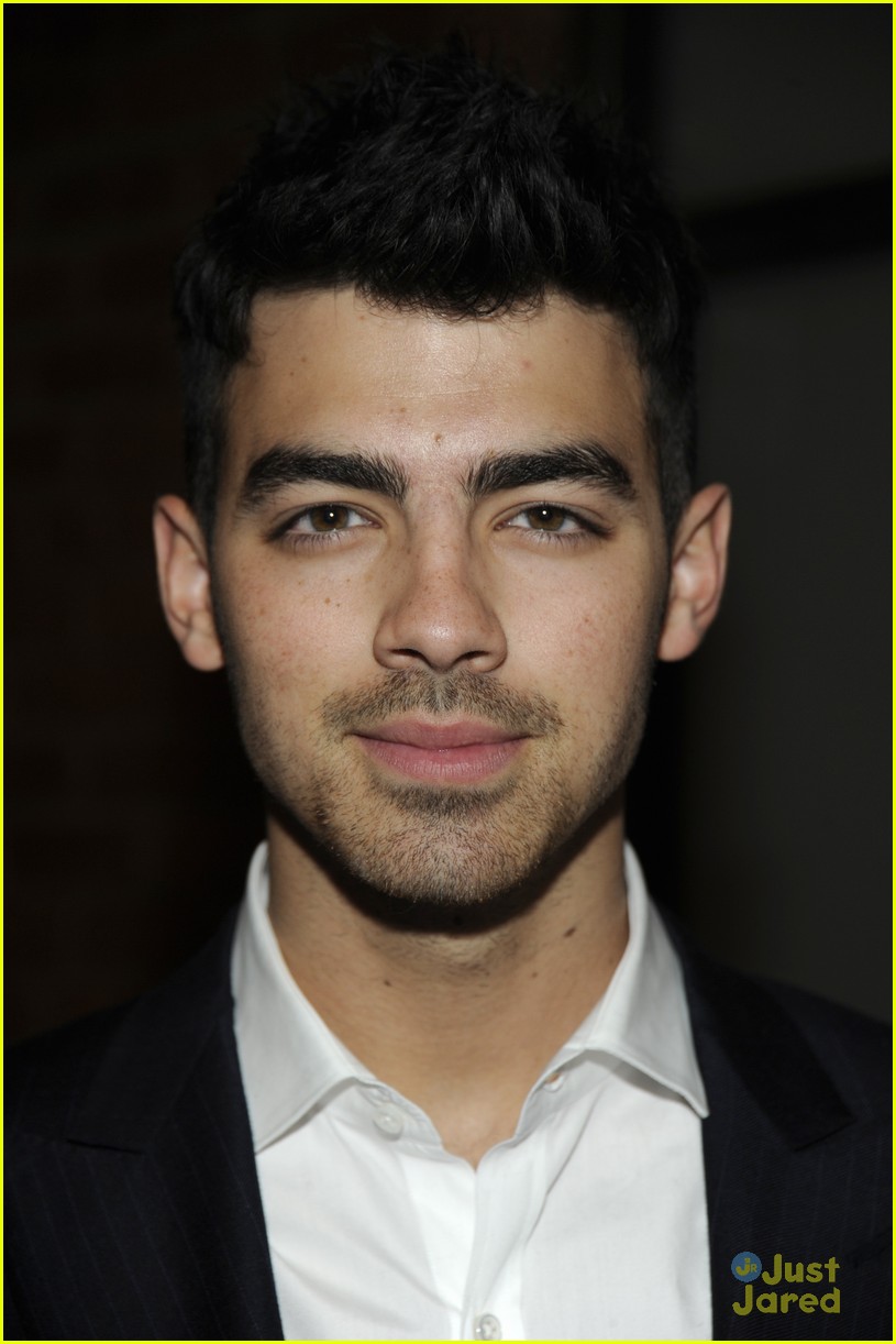 Joe Jonas: Front Row at Simon Spurr! | Photo 459479 - Photo Gallery ...