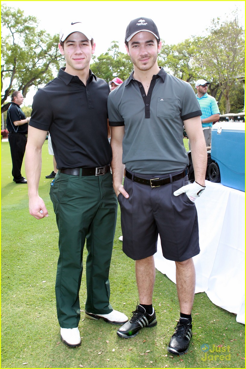 Nick & Kevin Jonas Go Golfing | Photo 462083 - Photo Gallery | Just ...