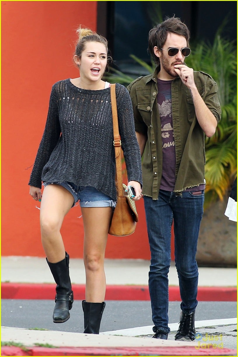 Miley Cyrus Stops By Stanley's | Photo 460888 - Photo Gallery | Just ...