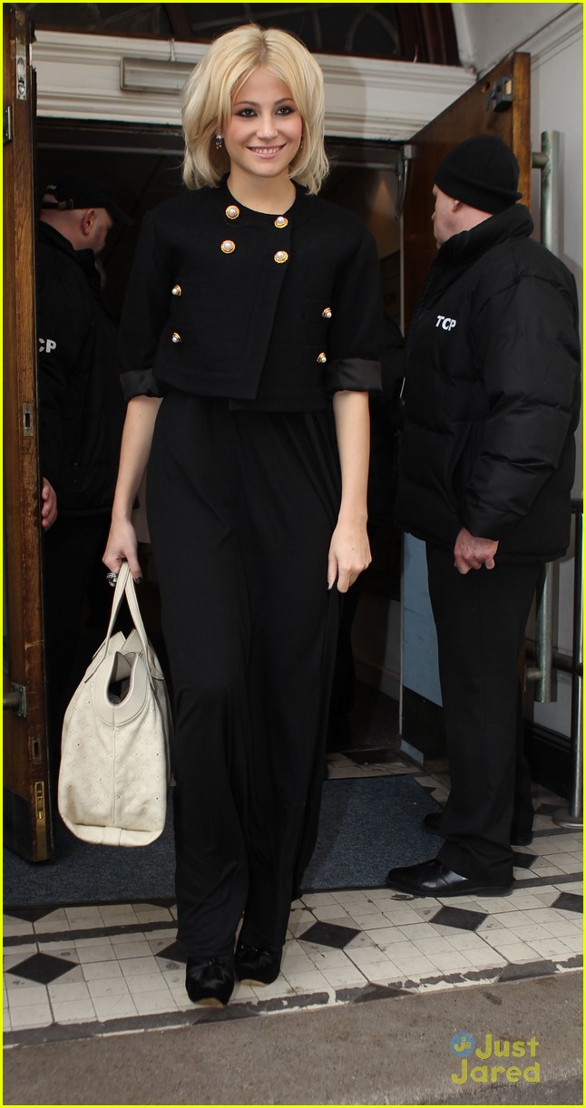 Pixie Lott: BRIT Awards 2012 | Photo 460778 - Photo Gallery | Just ...