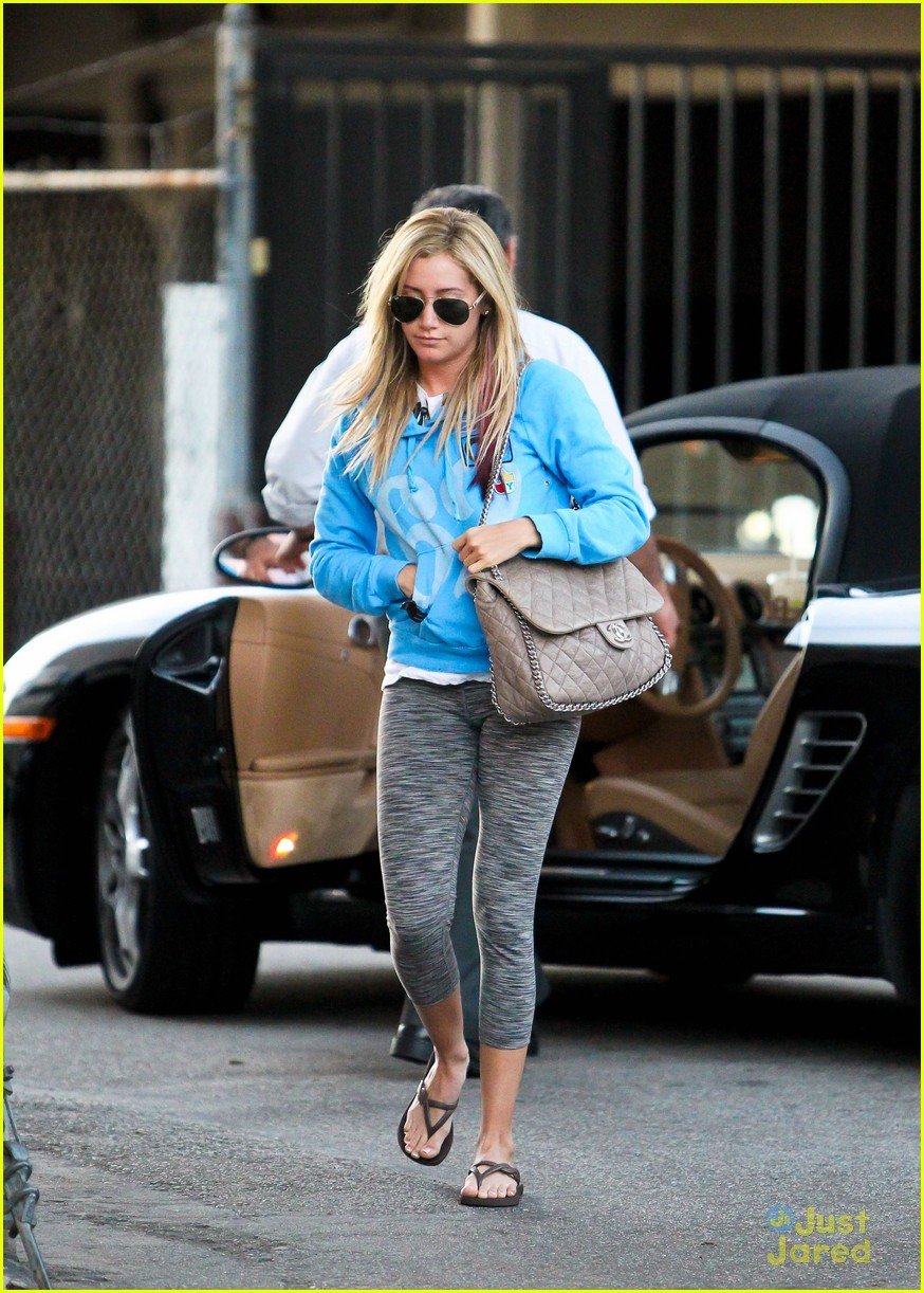 Ashley Tisdale & Martin Johnson: Studio City Smiles! | Photo 458409 ...