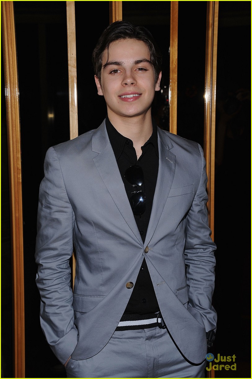 Abigail Breslin & Jake T. Austin: 'The Hunger Games' Screening | Photo ...