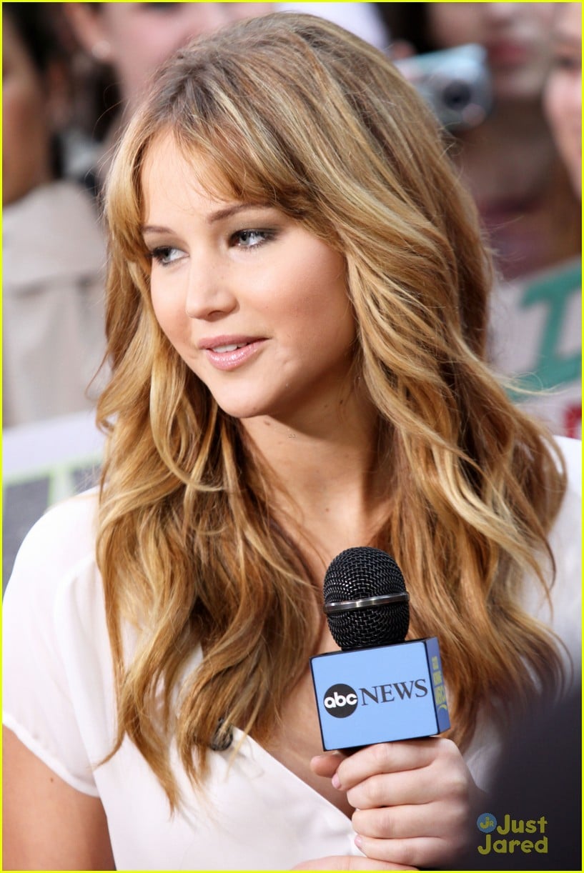 Jennifer Lawrence Talks Taped Ankles on 'GMA' | Photo 465115 - Photo ... Jennifer Lawrence Talks Taped Ankles on 'GMA' | Photo 465115 - Photo ...