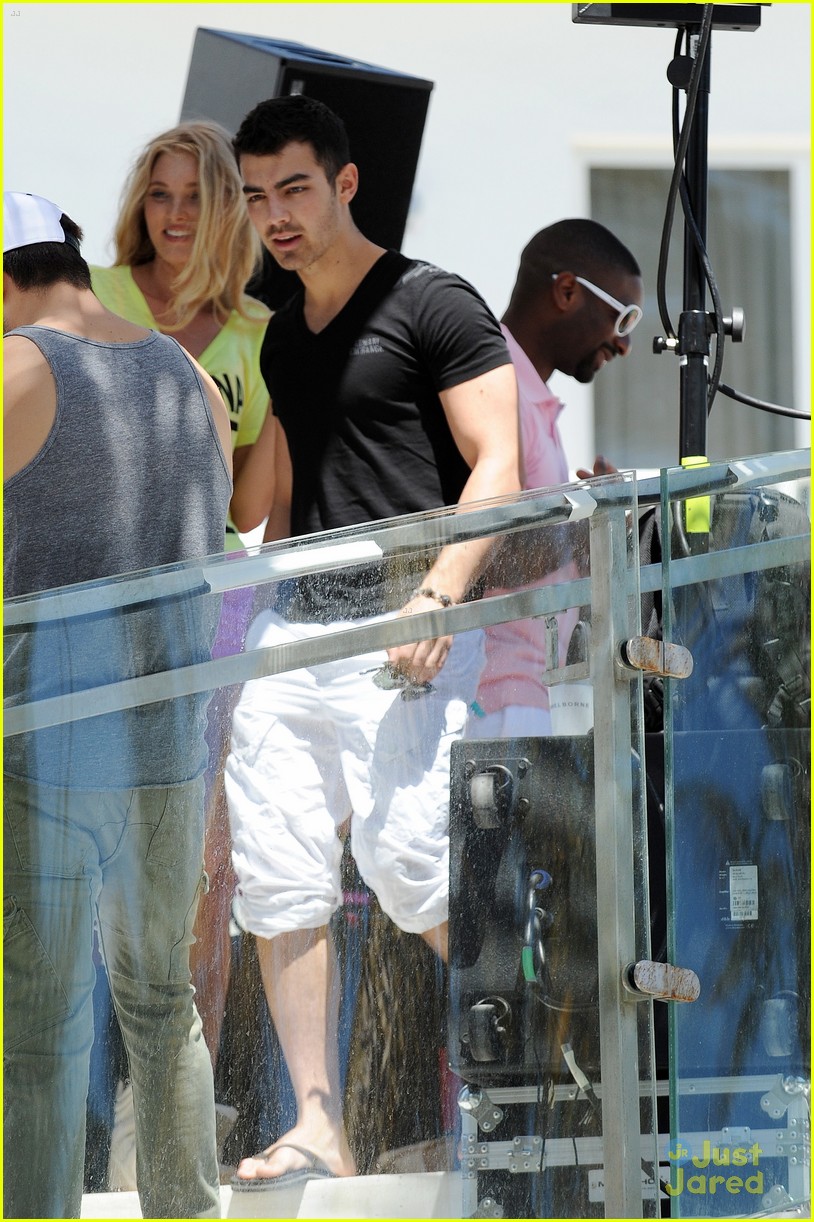 Joe Jonas: Victoria's Secret Spring Break Pool Party! | Photo 464121 ...