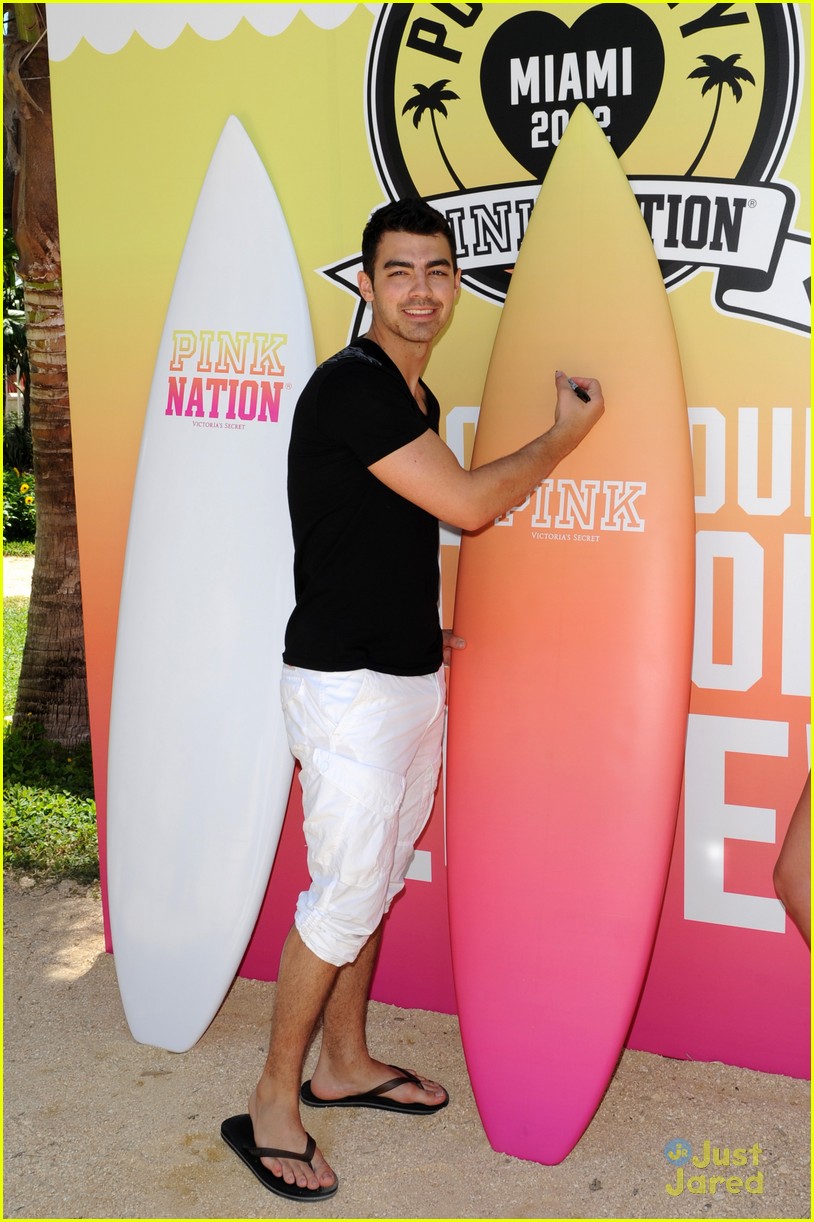 Joe Jonas: Victoria's Secret Spring Break Pool Party! | Photo 464125 ...