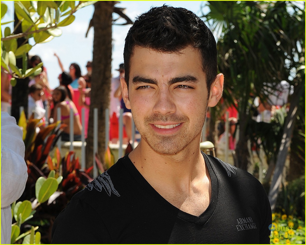 Joe Jonas: Victoria's Secret Spring Break Pool Party! | Photo 464131 ...
