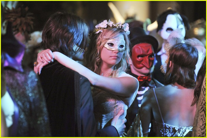 Pretty Little Liars: Let's Go Masqueradin' | Photo 464576 - Photo ...