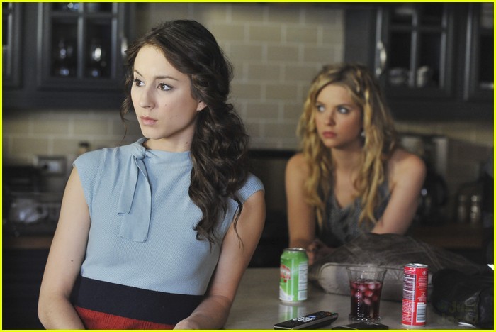 Pretty Little Liars: Let's Go Masqueradin' | Photo 464577 - Photo ...