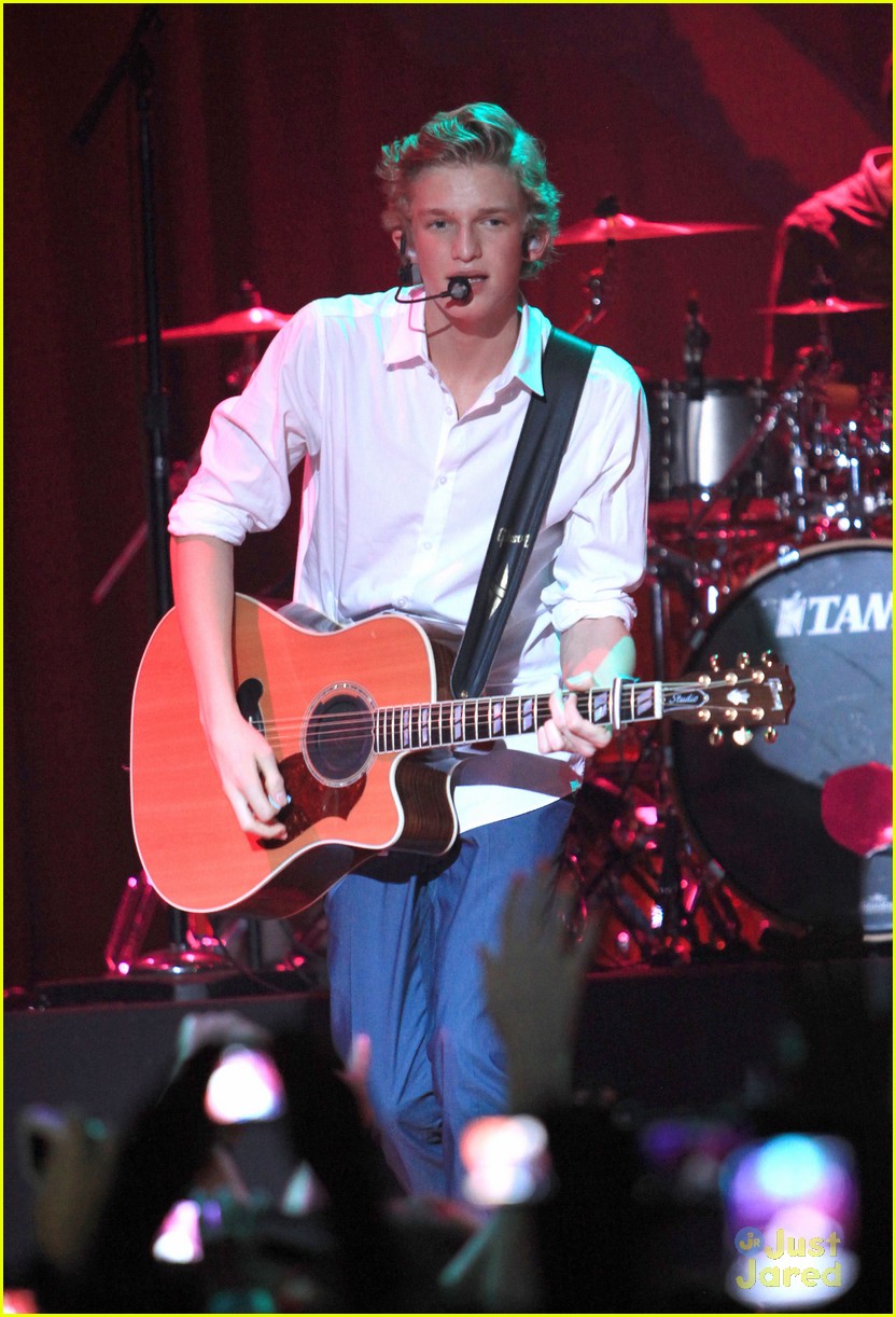 Cody Simpson Films 'Finding Cody' | Photo 470574 - Photo Gallery | Just ...