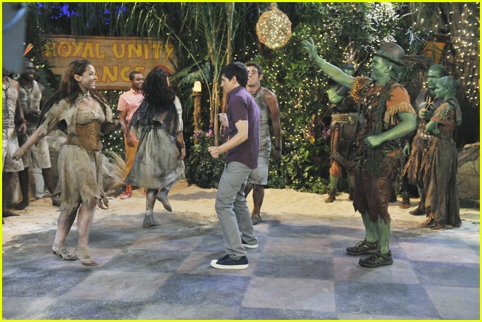 Full Sized Photo of jennifer stone doug brochu pok 01 | Jennifer Stone ...