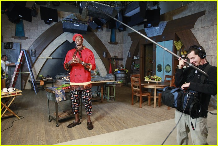 Dwight Howard Guest Stars on 'Pair of Kings' | Photo 467426 - Photo ...