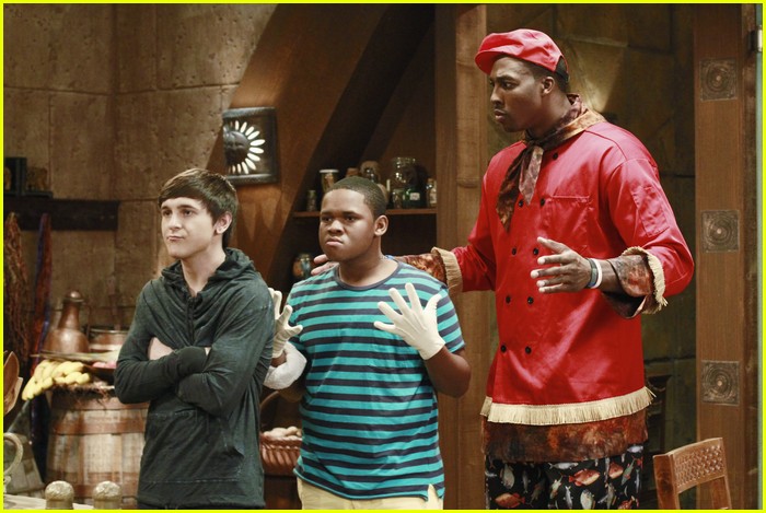 Dwight Howard Guest Stars on 'Pair of Kings' | Photo 467427 - Photo ...
