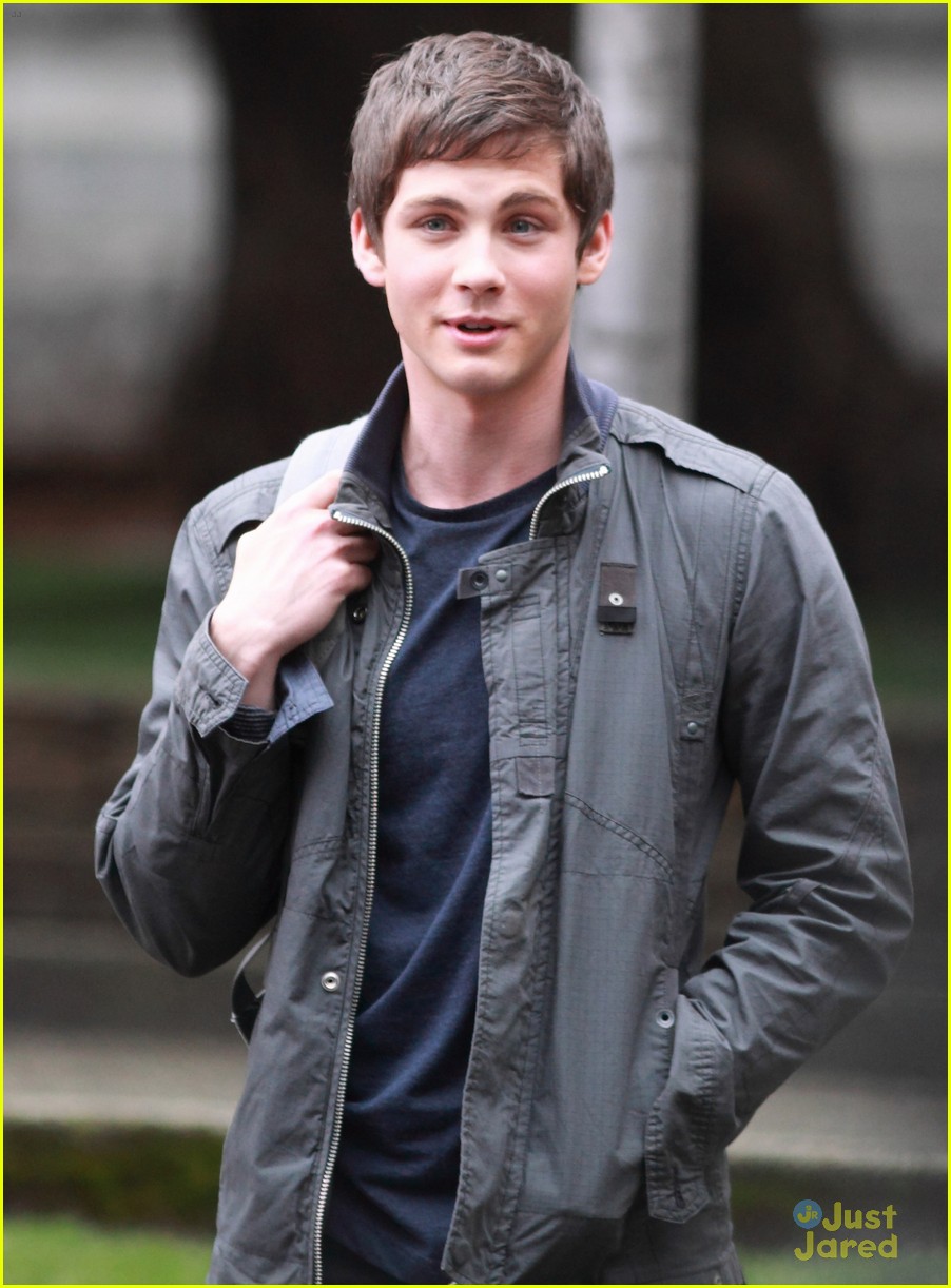 Logan Lerman: Funny Faces on 'Sea of Monsters' Set | Photo 469394 ...