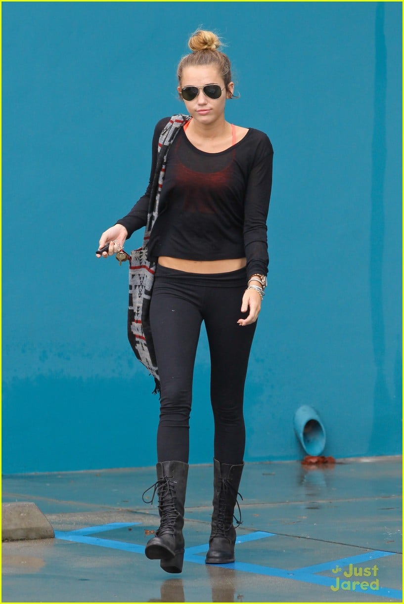 Miley Cyrus: Rainy Workout! | Photo 468247 - Photo Gallery | Just Jared Jr.