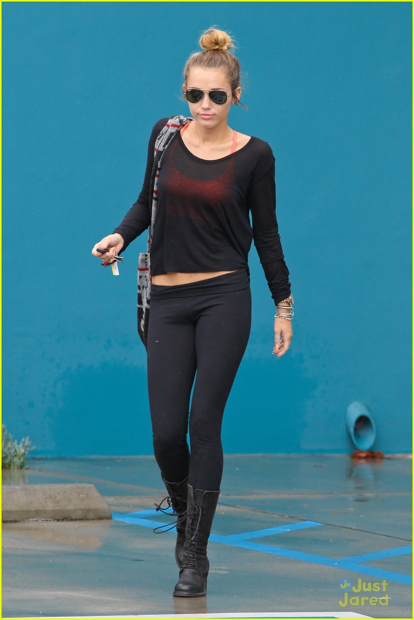 Miley Cyrus: Rainy Workout! | Photo 468249 - Photo Gallery | Just Jared Jr.