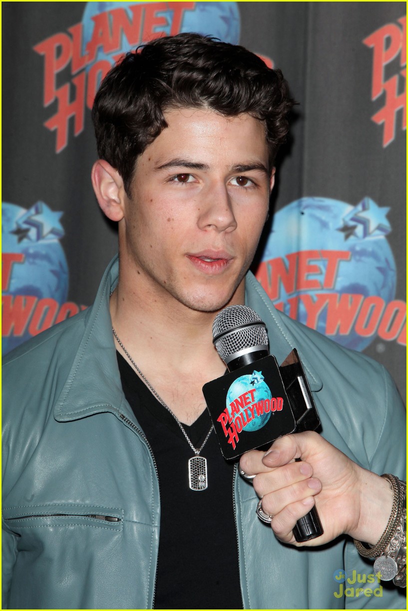 Nick Jonas is 'Open' To Guest Starring on 'Glee' | Photo 467780 - Photo ...