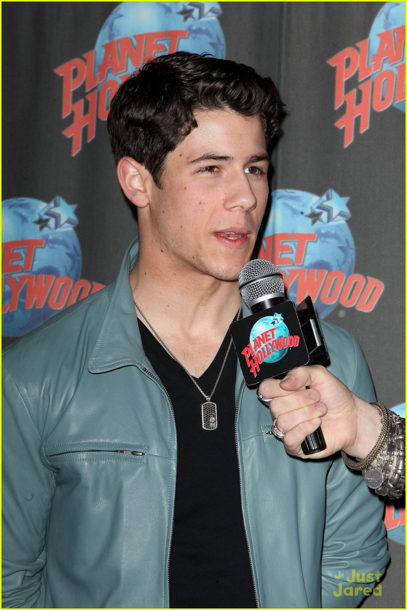 Nick Jonas is 'Open' To Guest Starring on 'Glee' | Photo 467787 - Photo ...