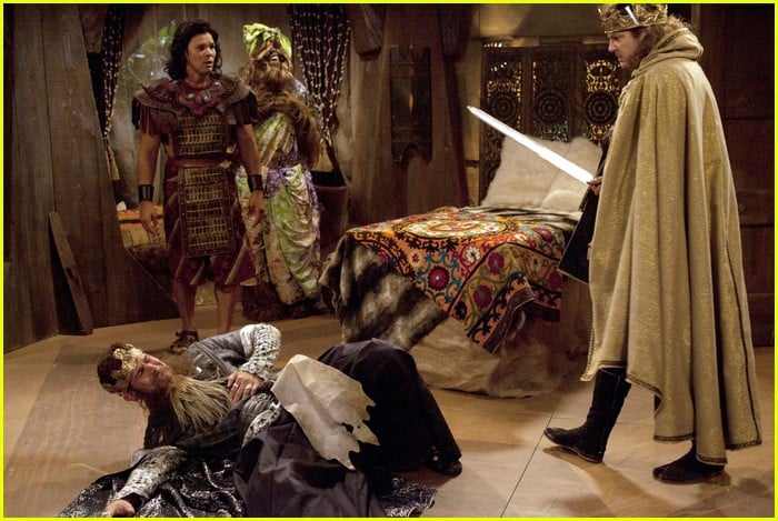 Full Sized Photo of pair of kings evil 13 | King Brady or King Boomer ...